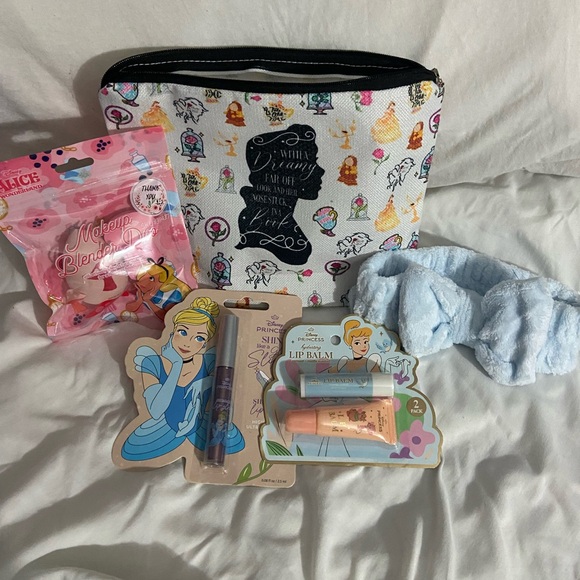 Disney | Accessories | Disney Princess Beauty Kit With Blue And Pink ...